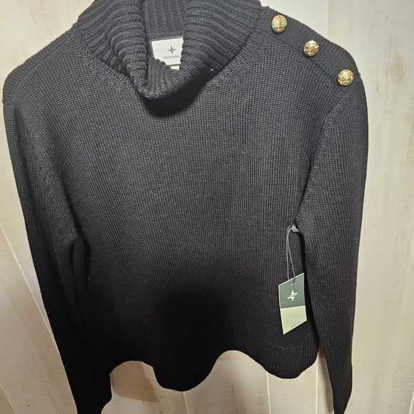 Tuckernuck | Sweaters | Tuckernuck Black And Gold Cowl Turtleneck ...